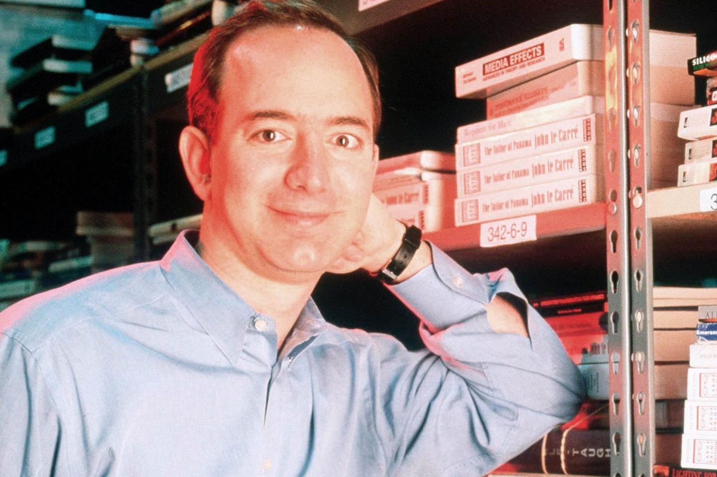 Glow-up bei Amazon bestellt? Jeff Bezos hat sich vom Nerd zum ...