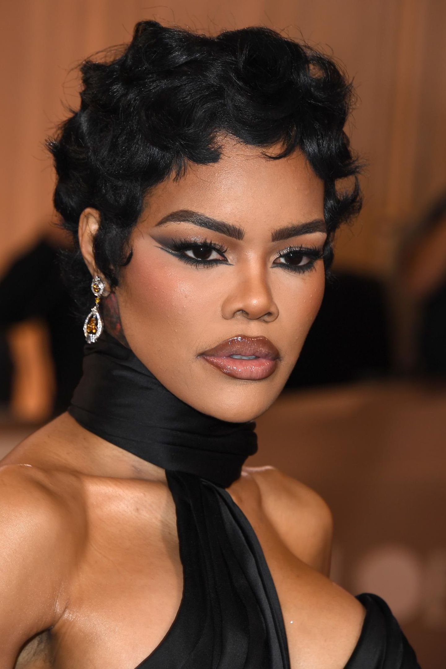 Zu viel oder genau richtig? Jennifer Lopez setzt auf Bronzer satt bei ...