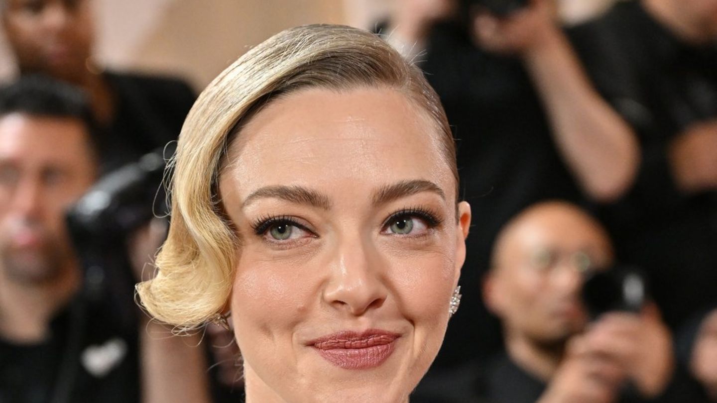 Amanda Seyfried: Bizarre Reaktion bei den Golden Globes | GALA.de
