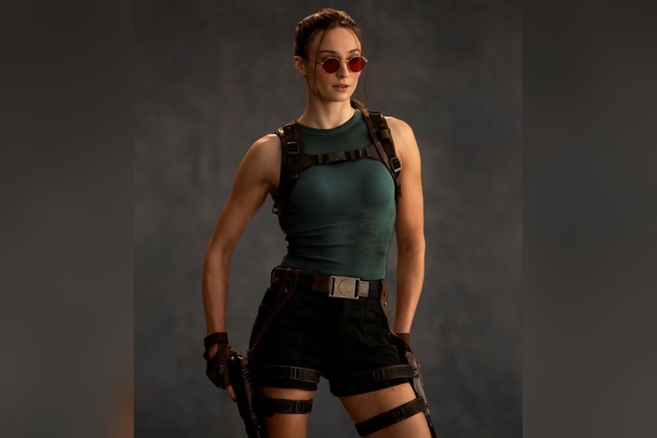 Lara Croft: Erstes Bild von Sophie Turner als Kultfigur veröffentlicht ...