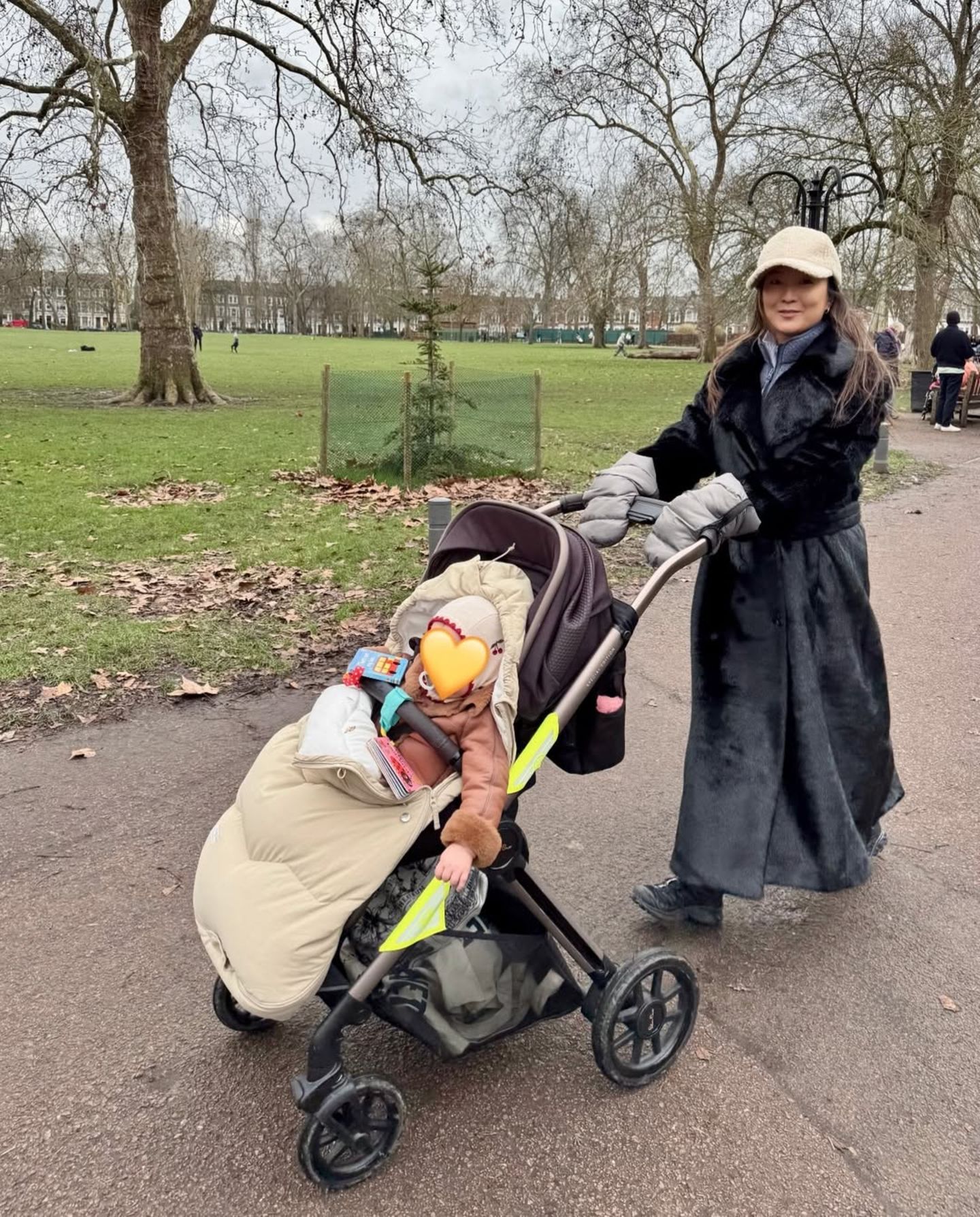 Kinderwagen der Stars: Unzertrennlich! Ashley Park hat ihre Tanten ...