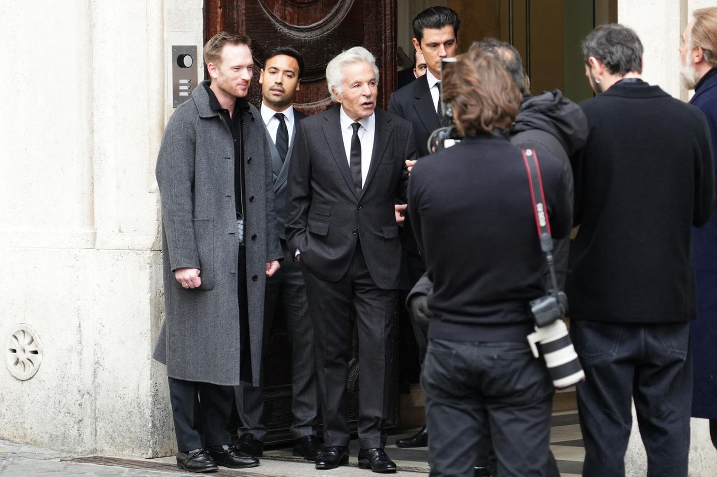 Valentinos letzte Reise: Die bewegenden Bilder der Trauerfeier in Rom ...