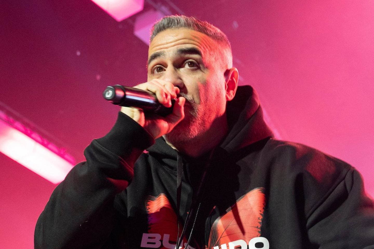 Abou-Chakers Berufung zurückgewiesen: Rapper Bushido siegt vor Gericht ...