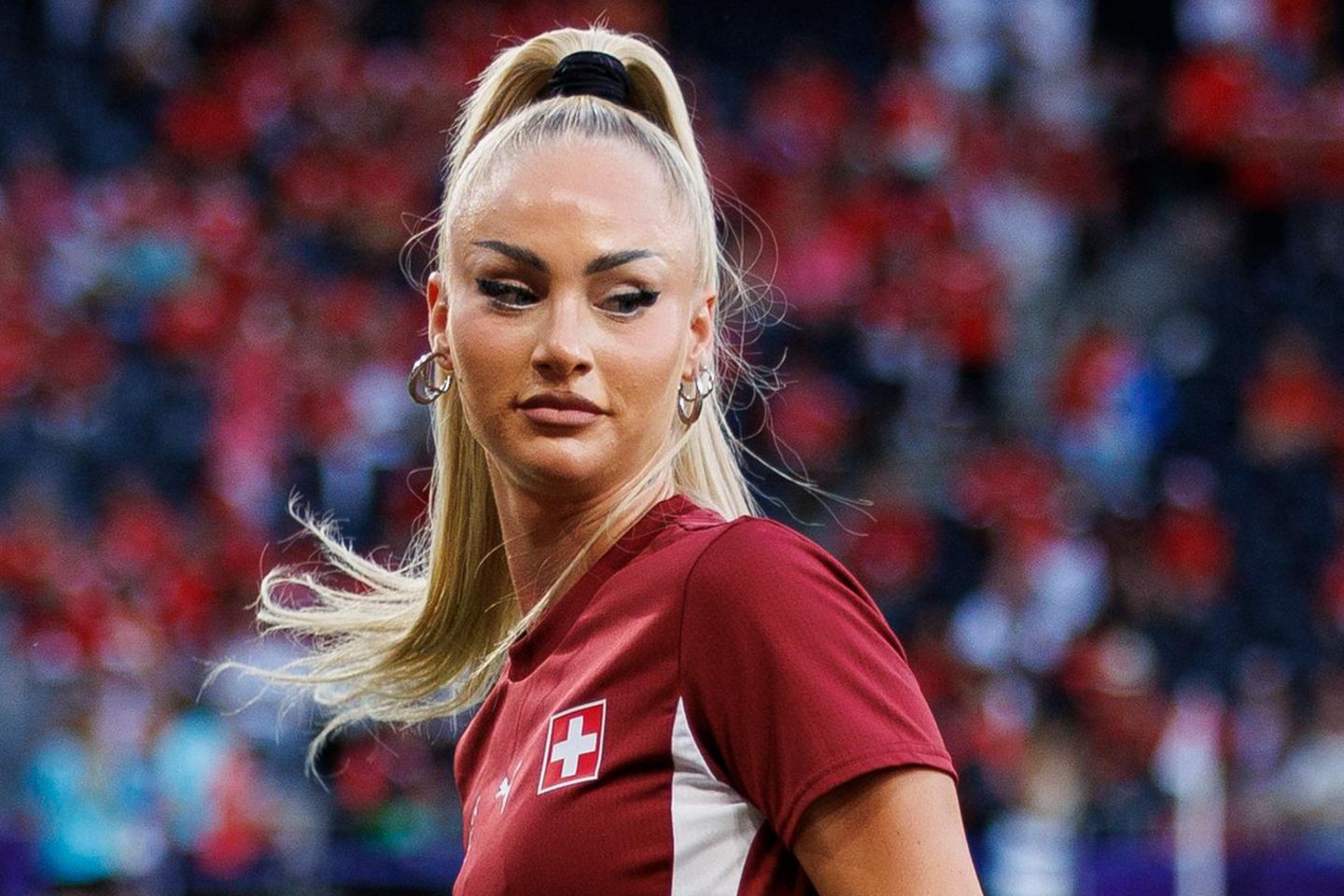 Alisha Lehmann: Fußballnationalspielerin liebt einen Reality-TV-Star ...