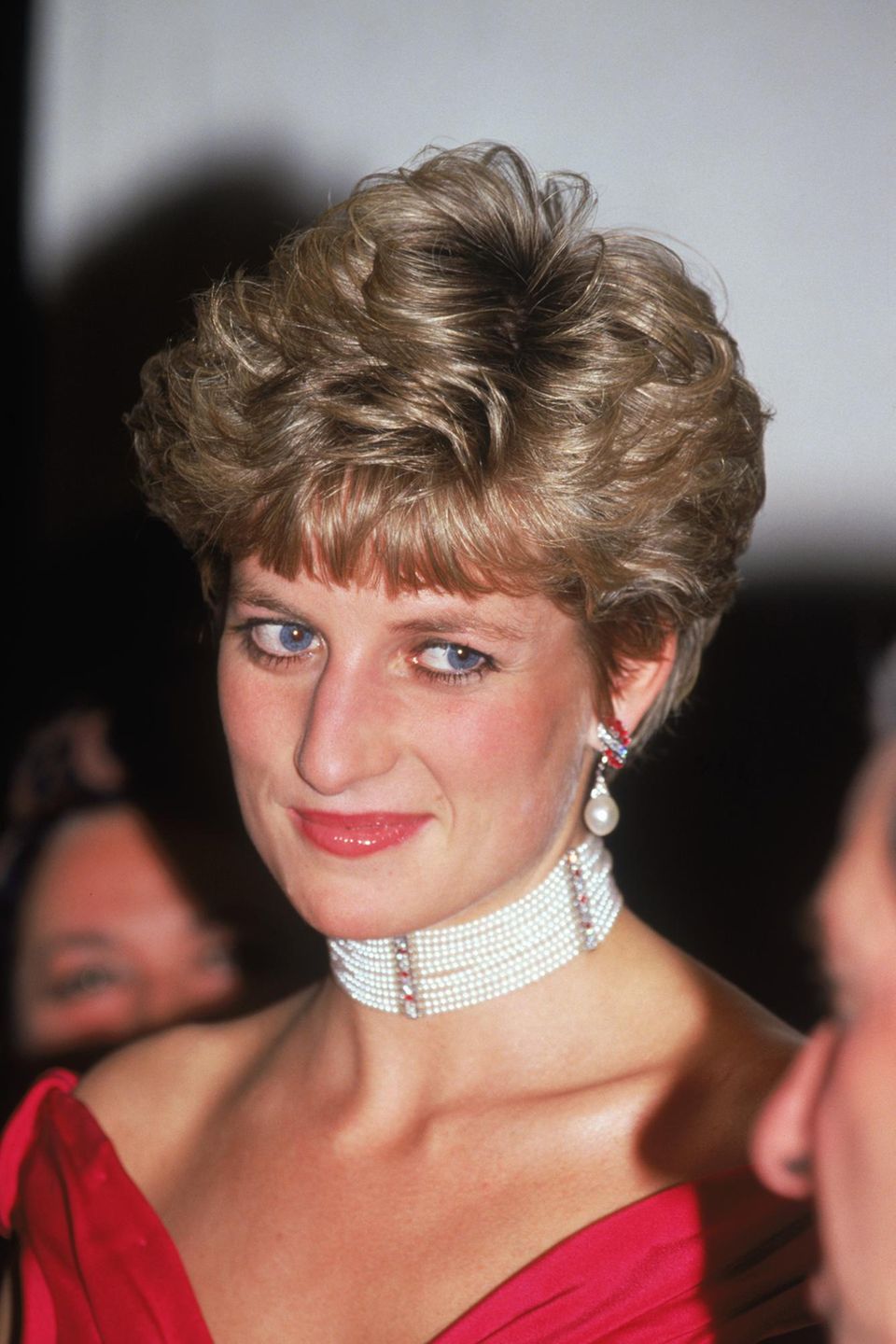 Prinzessin Diana: 10 legendäre Choker, die Modegeschichte schrieben ...