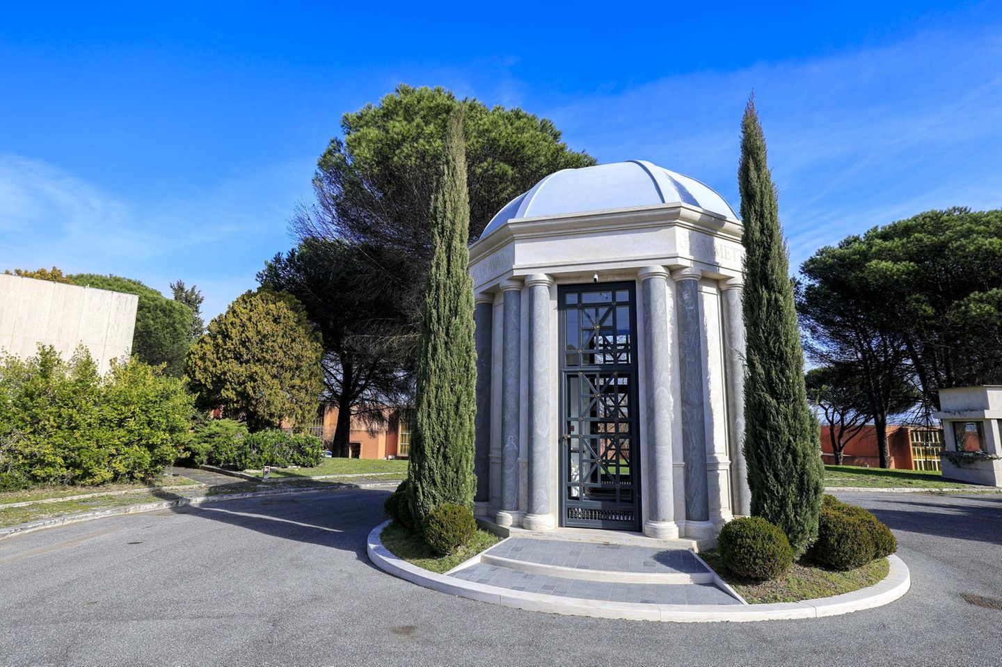 Valentinos letzte Reise: Die Mode-Elite nimmt Abschied in Rom | GALA.de