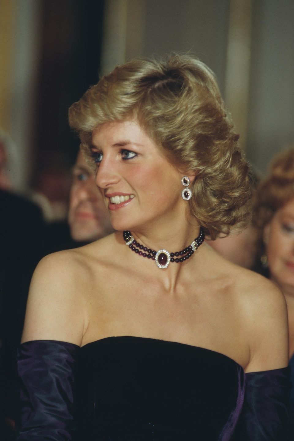 Prinzessin Diana: 10 legendäre Choker, die Modegeschichte schrieben ...