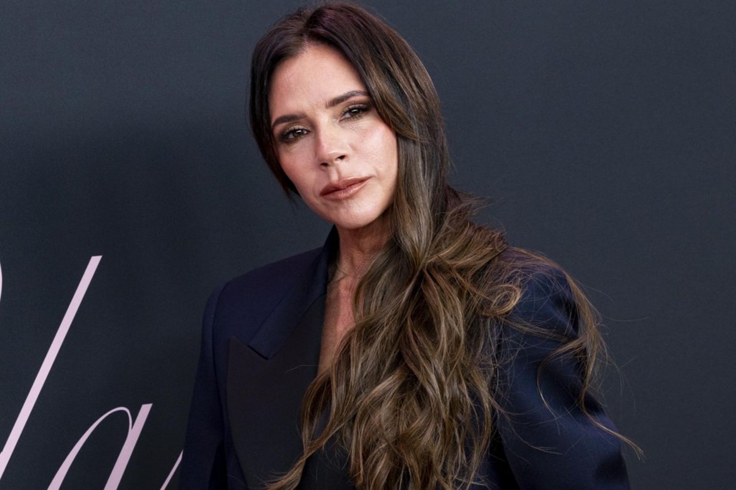 Posh Spice mit altem Song in den Charts: Kreative Unterstützung im ...