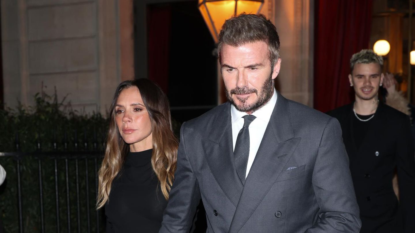 Victoria + David Beckham: Seitenhieb? Demonstratives Händchenhalten in ...