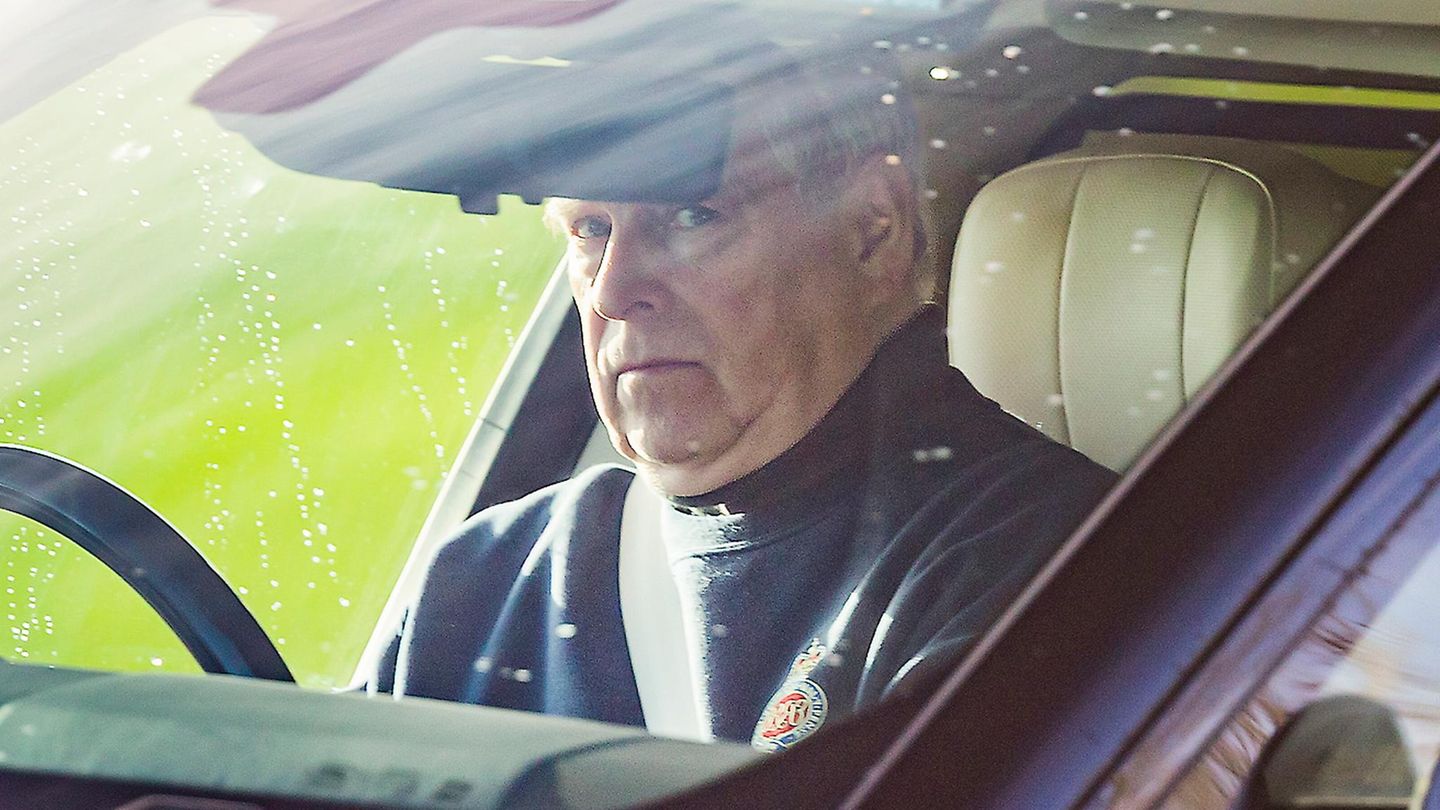 Andrew Mountbatten-Windsor: Fragwürdige Entscheidung! Dieser Pulli ...