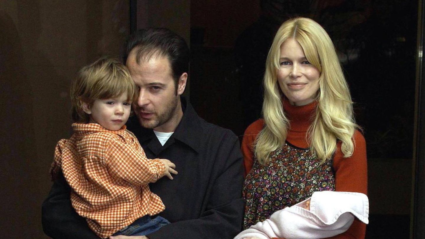 Claudia Schiffer gibt seltenen Einblick in Kindheit ihres Sohns Caspar ...