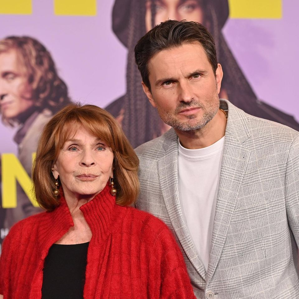 Senta Berger: Nach OP! Sohn Simon Verhoeven organisiert Premier für sie ...