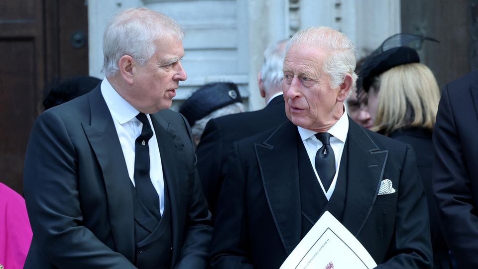 König Charles: Nach Harry! Auch Andrew ist in bei seinem neuen ...