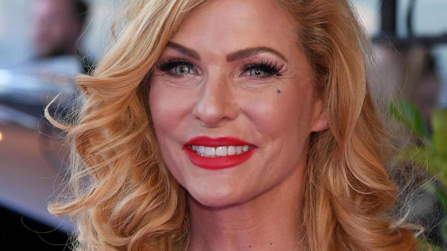 Sonya Kraus lässt Kommentarspalte mit Bikini-Foto glühen | GALA.de