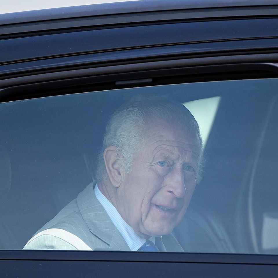 Ex-Prinz Andrew: Wie Fergies Schulden ihn final ins Epstein-Verderben ...