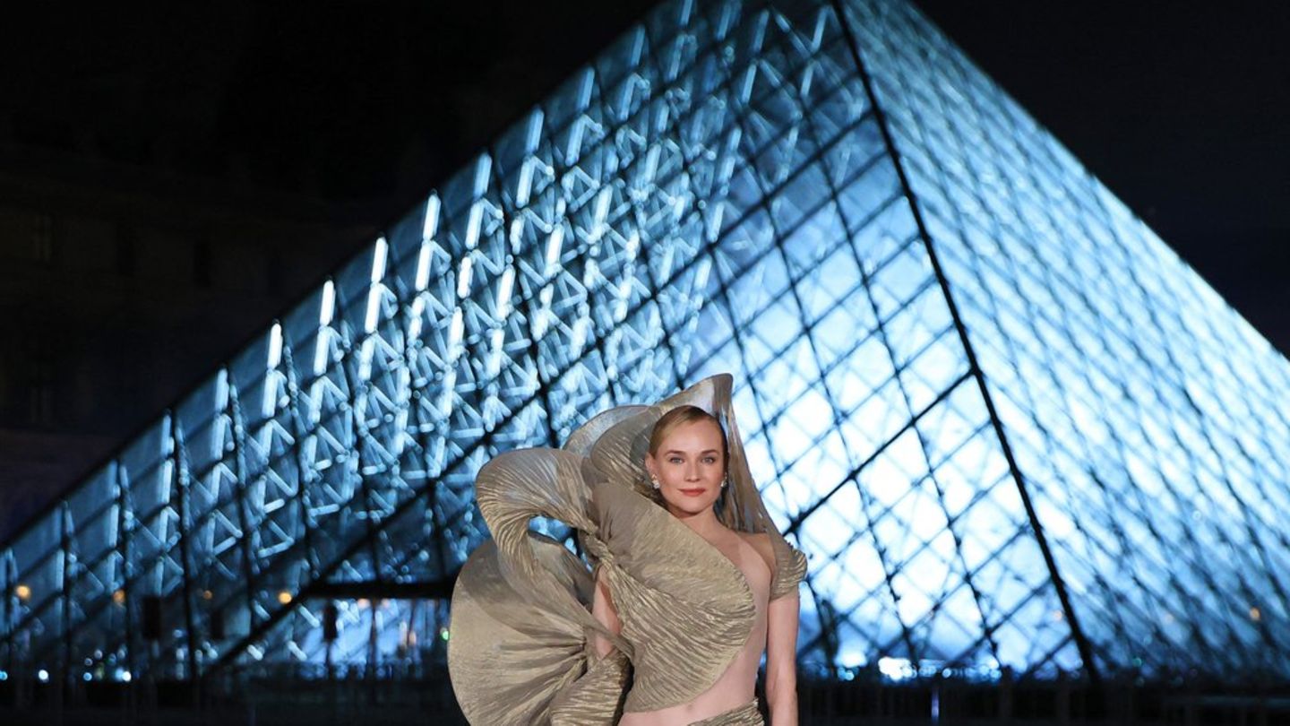 Diane Kruger: Couture-Traum verzaubert den Louvre | GALA.de