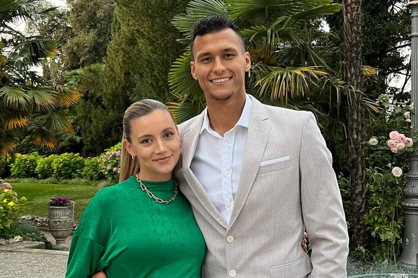Davie Selke: Ex-HSV-Spieler erwartet zweites Baby mit Ehefrau Evelyn ...