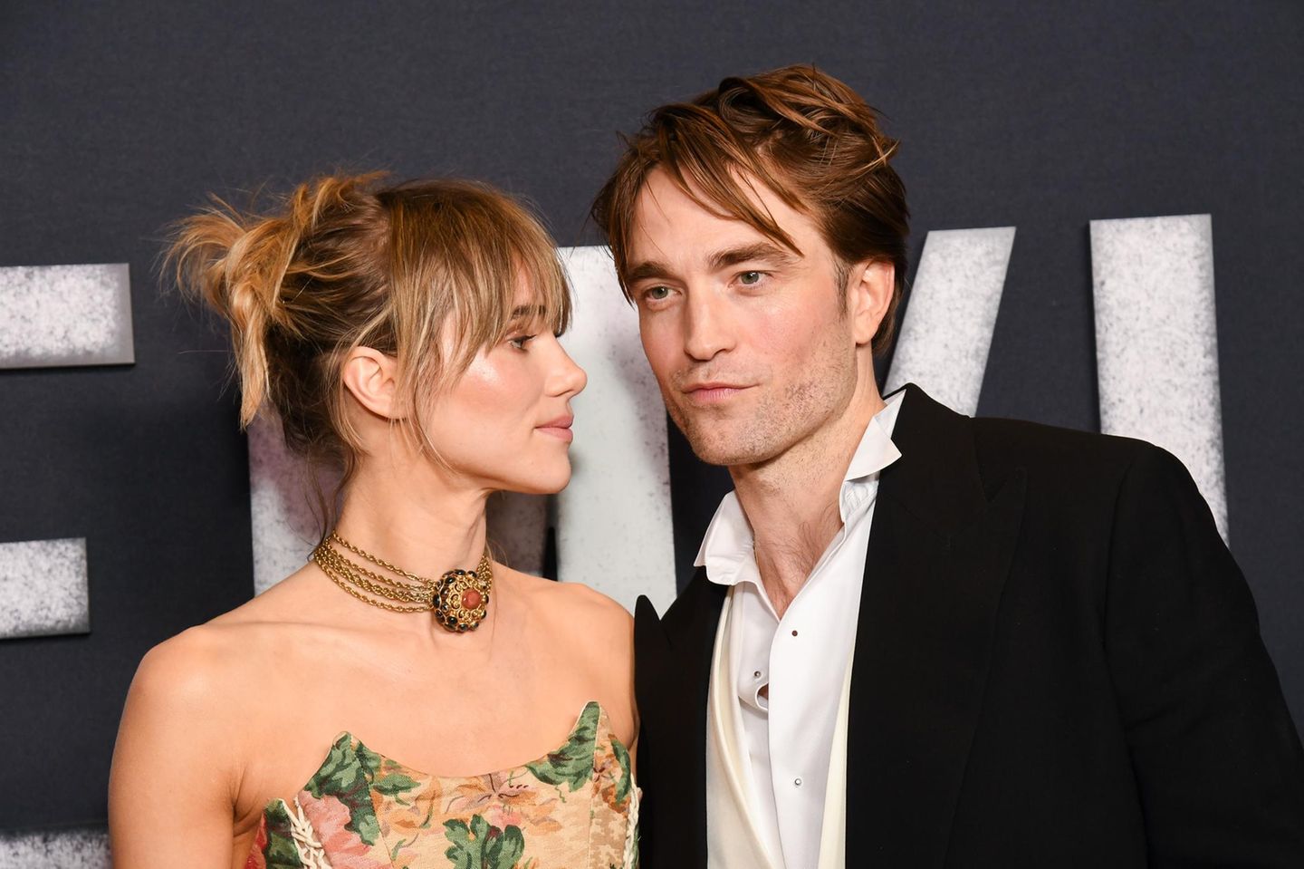Suki Waterhouse + Robert Pattinson: Foto vom Geburtstag ihrer Tochter ...