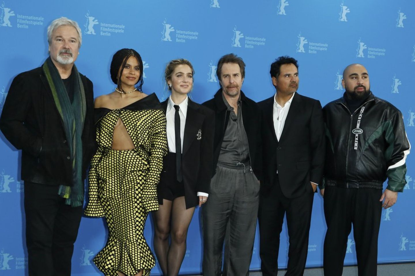 Good Luck: Amüsante Satire mit einem starken Cast | GALA.de