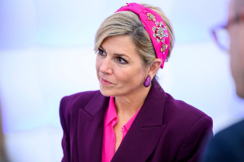 Königin Máxima bringt Fans mit rotem Jumpsuit um den Verstand | GALA.de