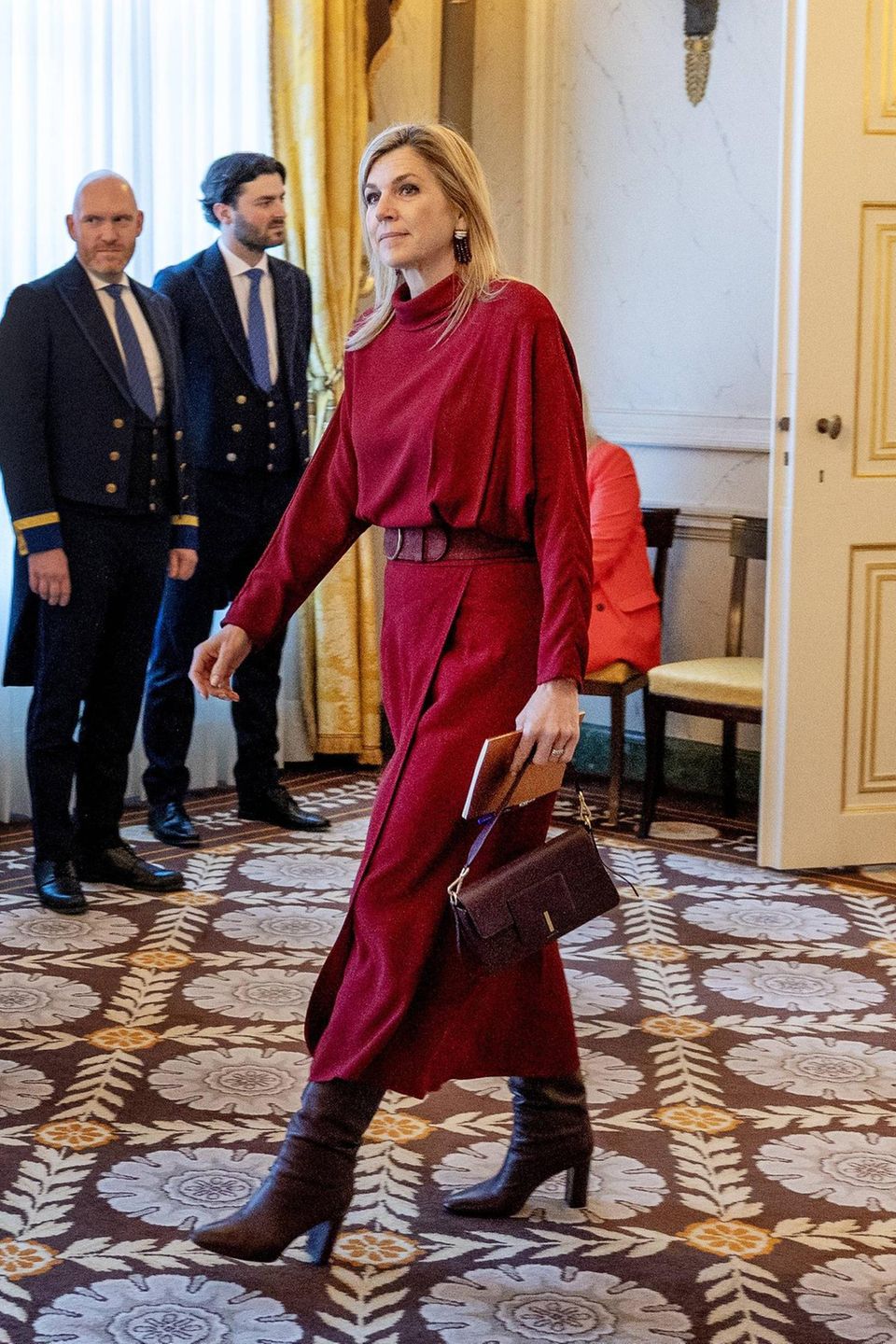 Königin Máxima bringt Fans mit rotem Jumpsuit um den Verstand | GALA.de