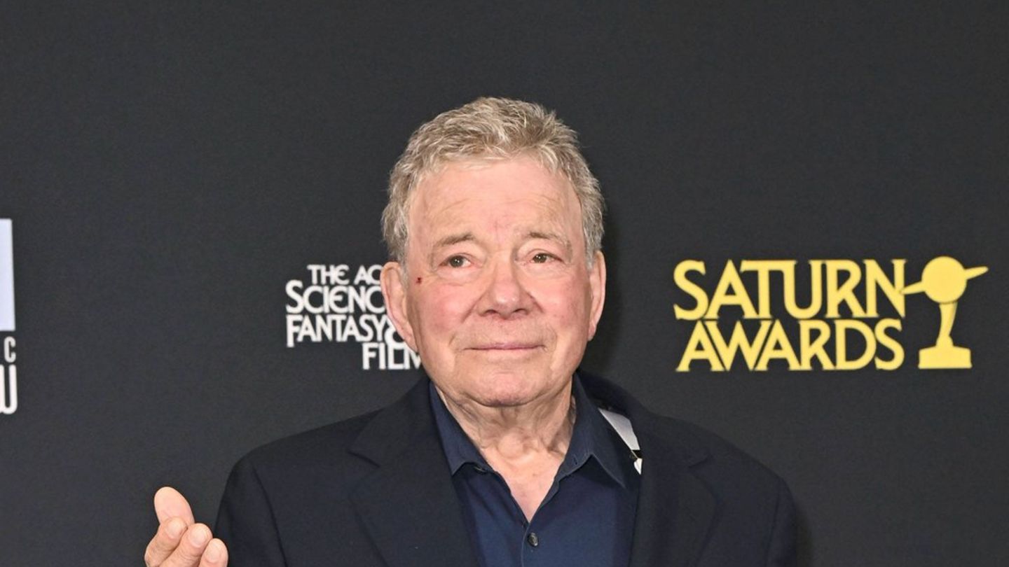 William Shatner: Er raucht auch mit 95 noch Zigarren | GALA.de