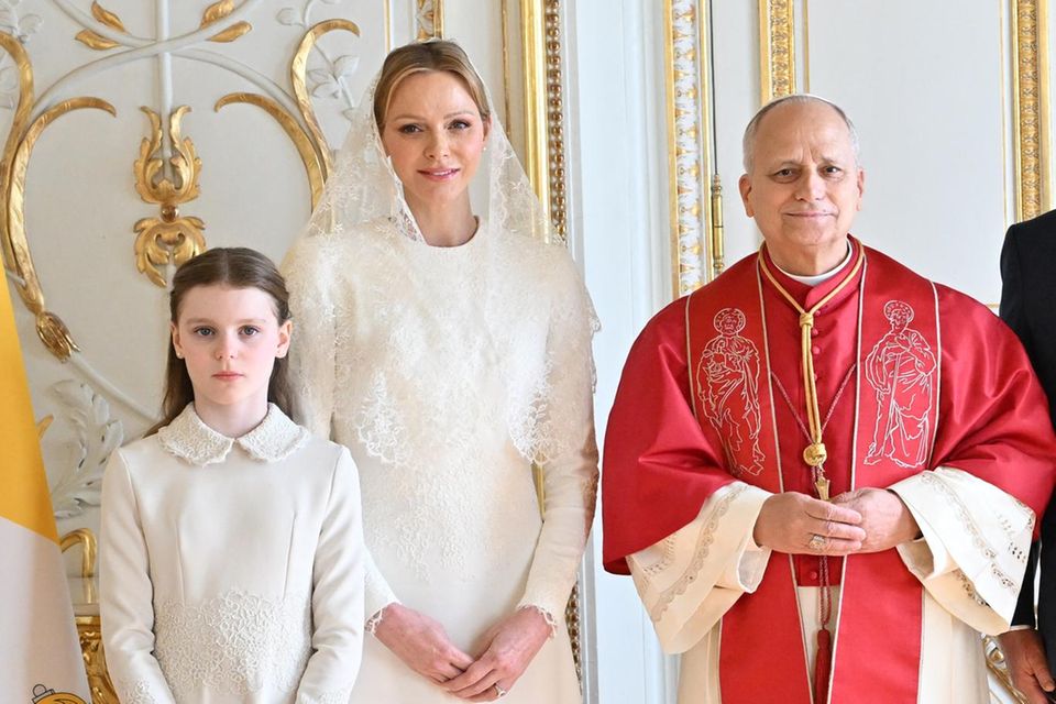 Fürstin Charlène: Darum trägt sie bei Besuch von Leo XIV. Weiß | GALA.de
