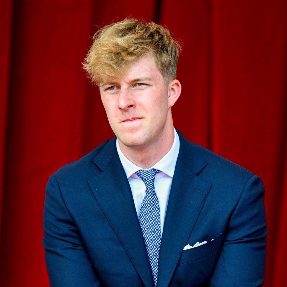 Andrew Mountbatten-Windsor: Älteste Tochter Beatrice hält Kontakt | GALA.de