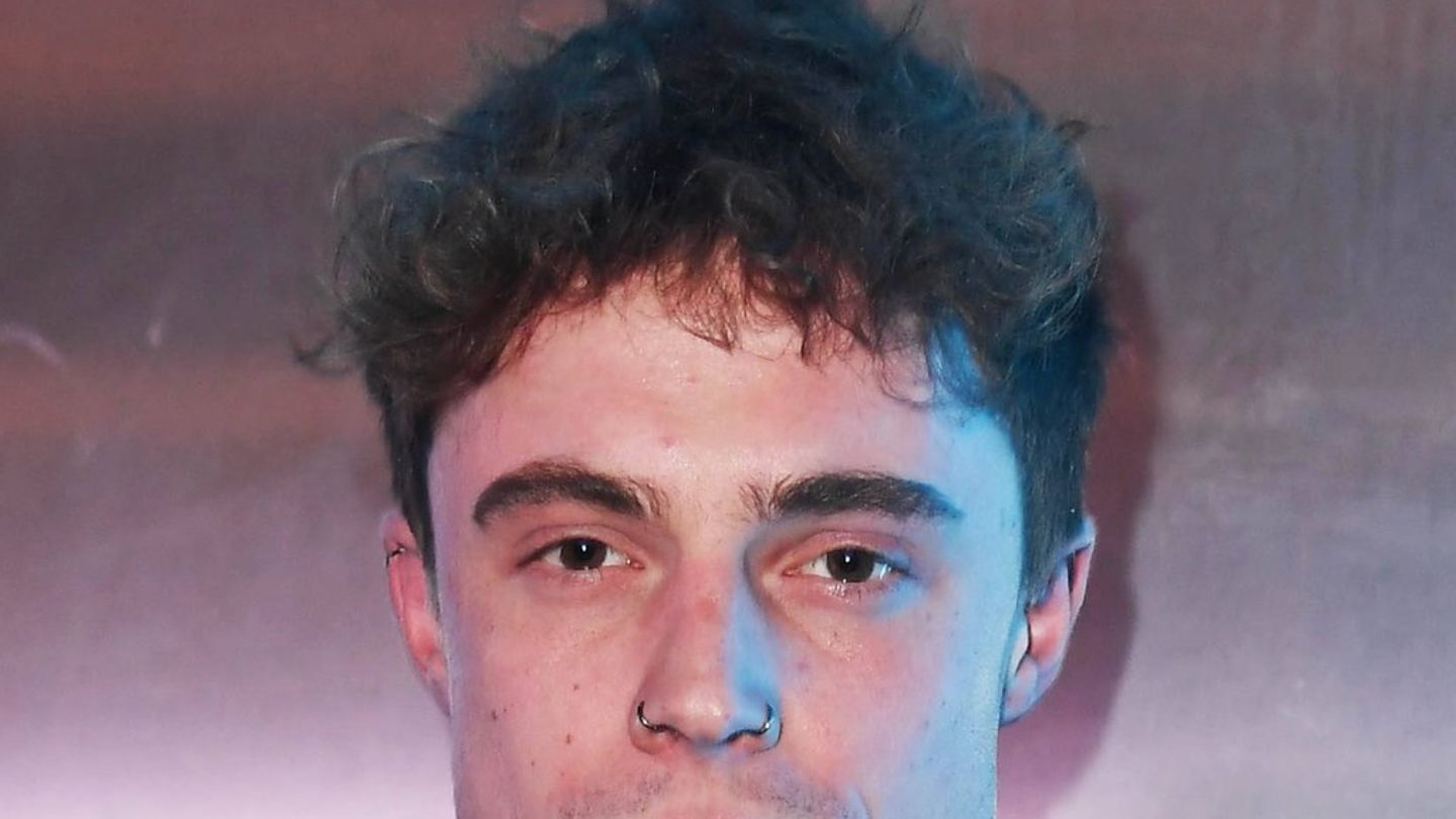 Samuel Dohmen meldet sich nach Not-OP: "GNTM"-Model notoperiert | GALA.de