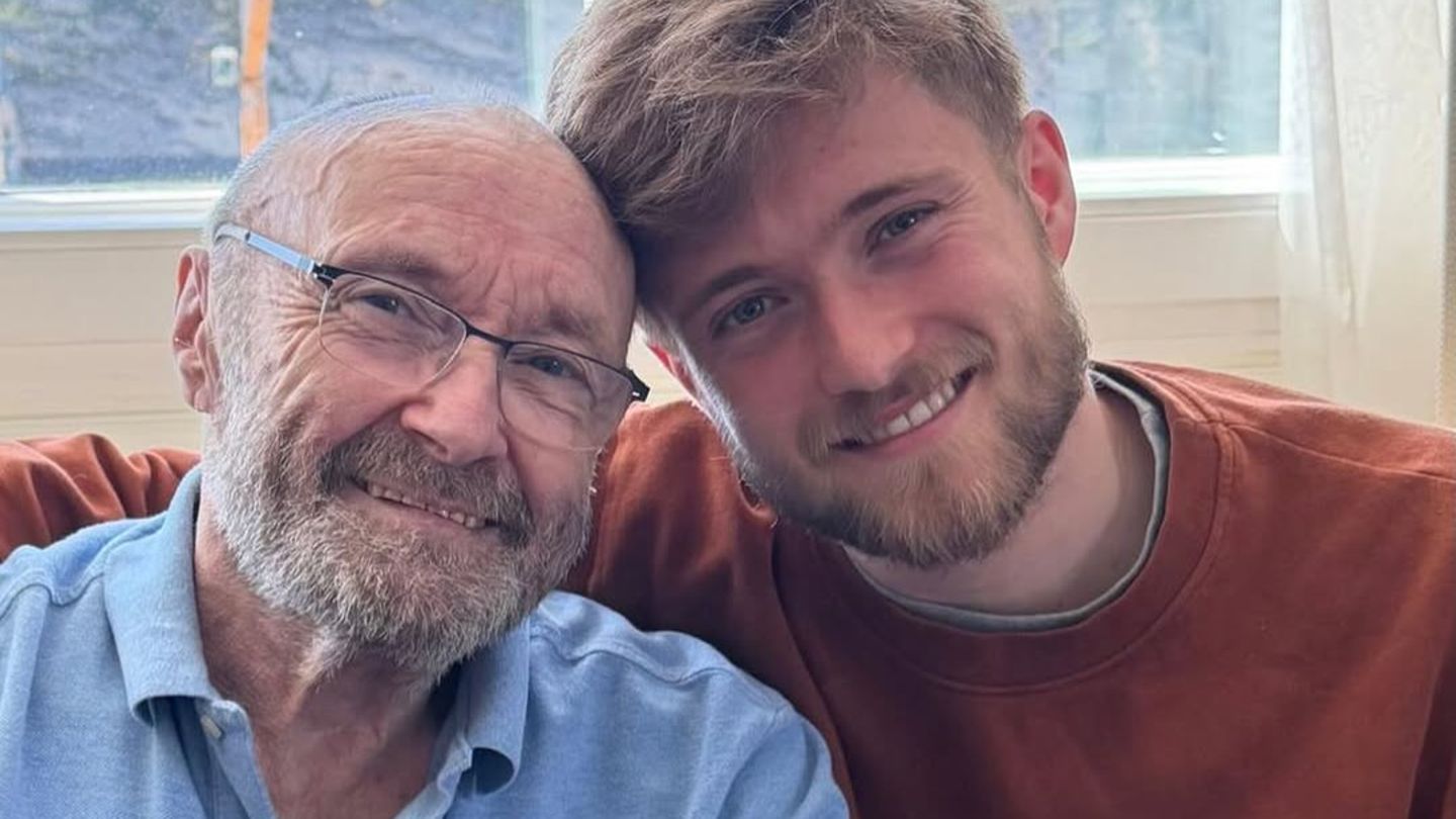 Phil Collins: Sohn teilt seltene Aufnahme mit erkranktem Sänger | GALA.de