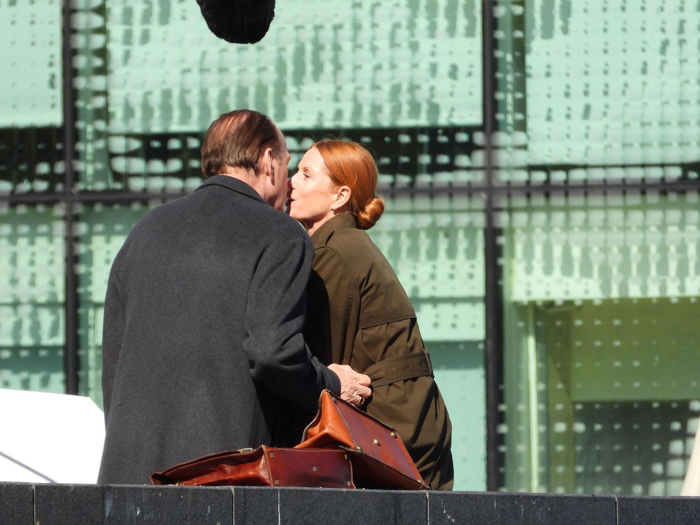 Stars am Set: SIE schweben während der Dreharbeiten im Liebesglück ...