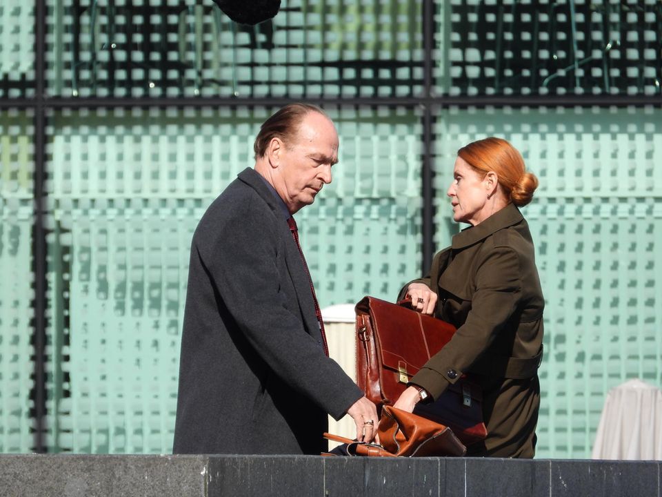 Stars am Set: SIE schweben während der Dreharbeiten im Liebesglück ...