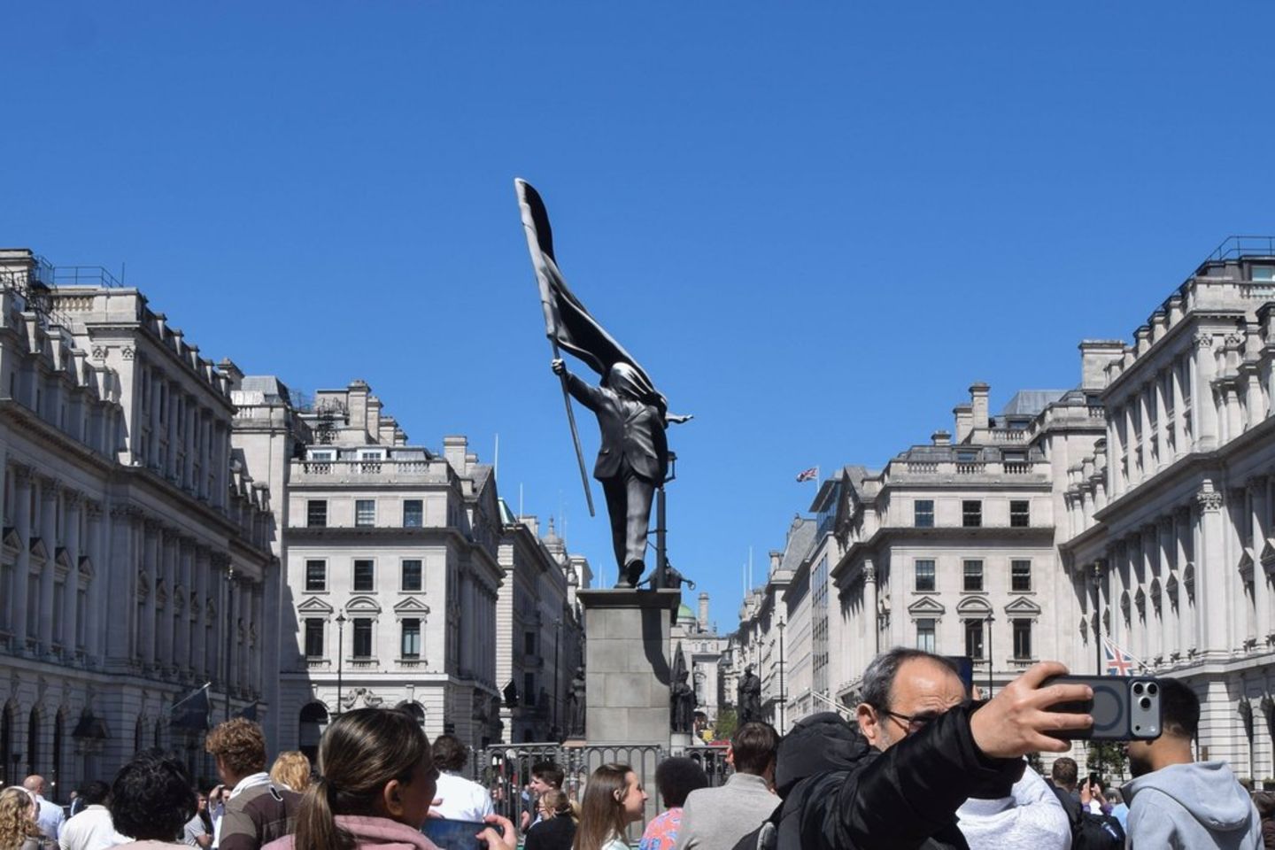 Neue Statue in London aufgetaucht: Banksy bestätigt neues Werk | GALA.de