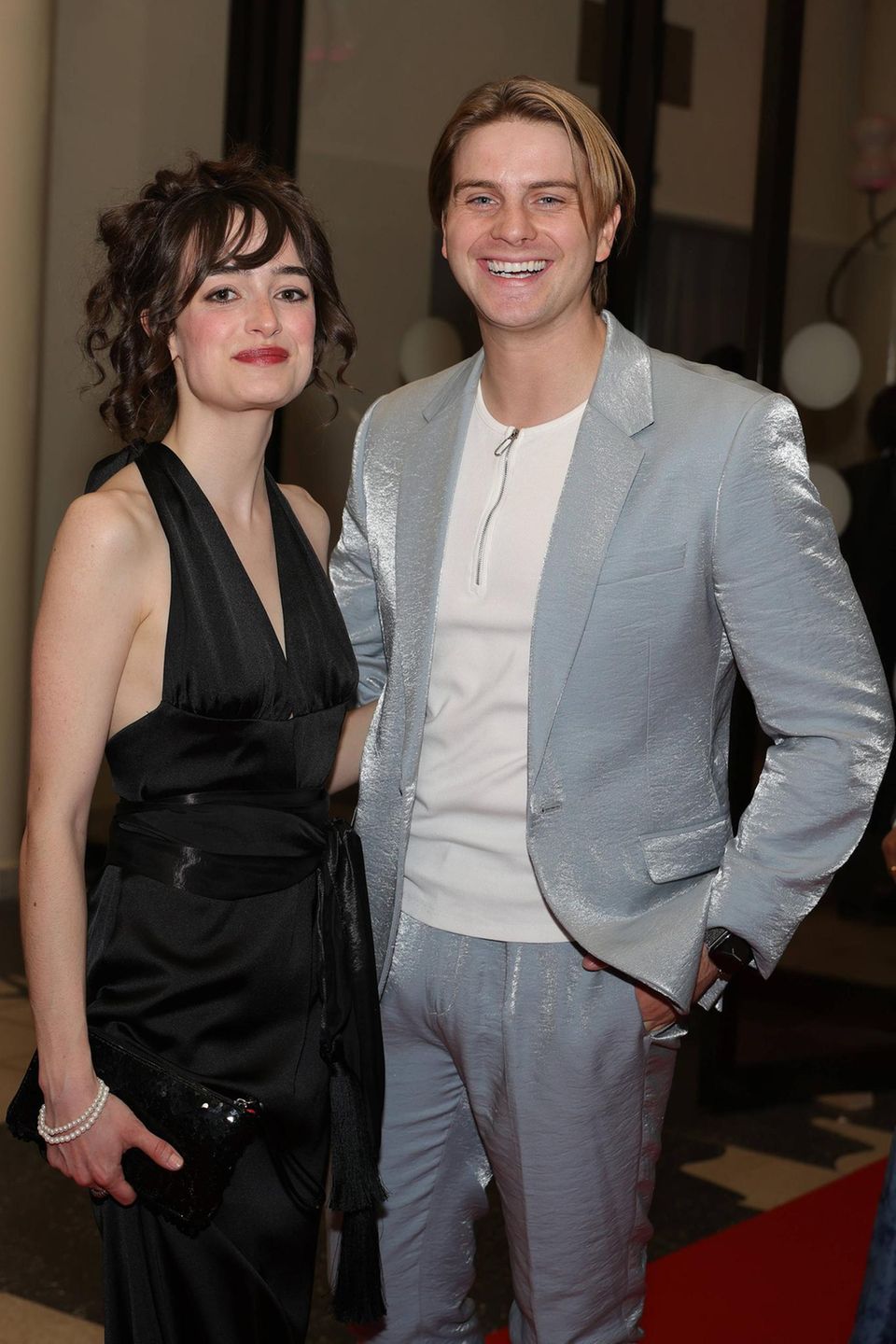 Vincent Gross: Schlagerstar feiert Pärchenpremiere mit Freundin Sara ...