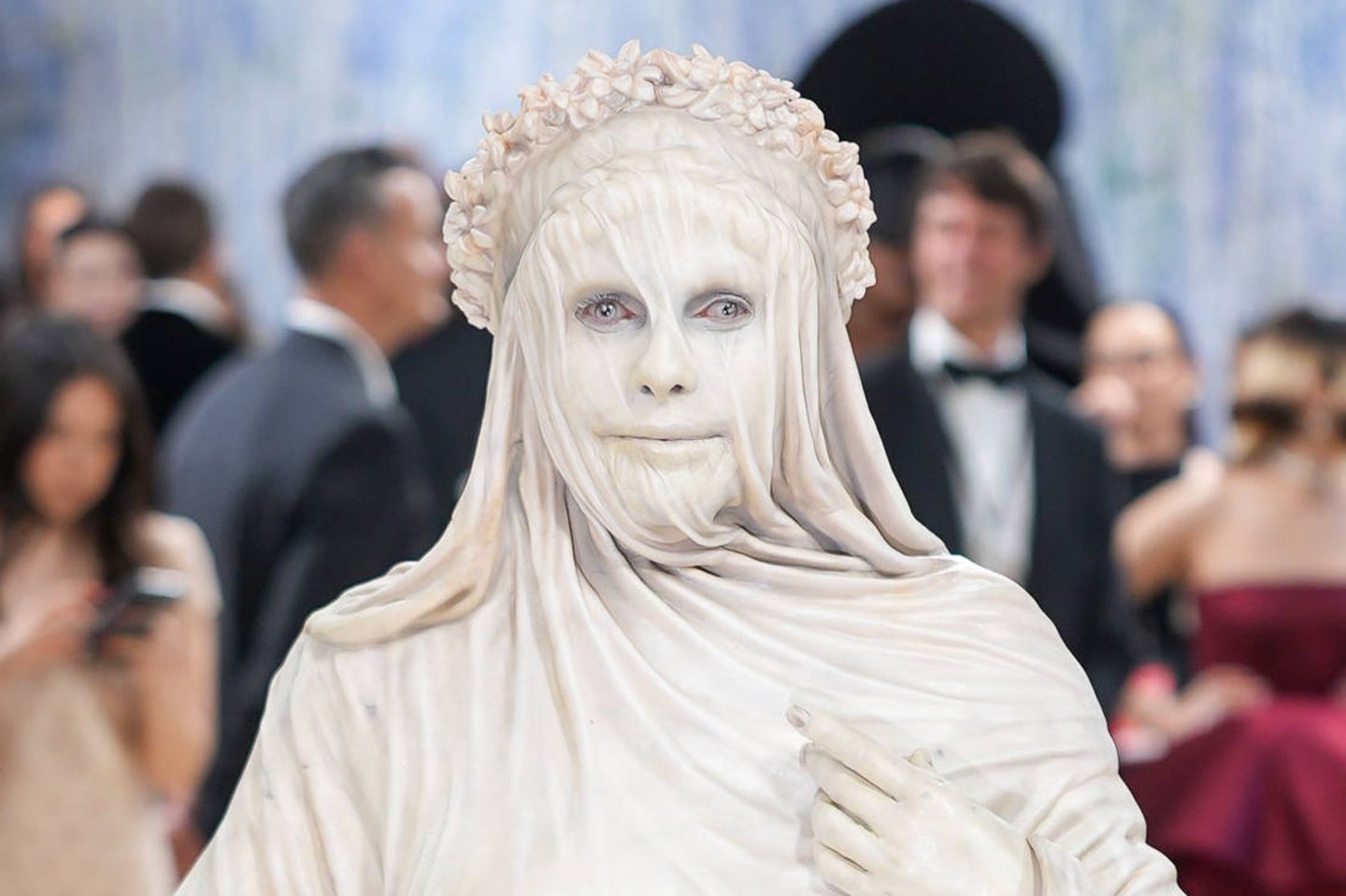 Met Gala 2026 Heidi Klum Kommt Als Lebende Statue Und Polarisiert