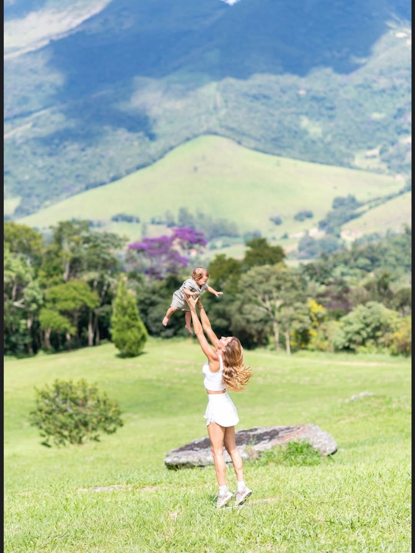 Gisele lässt Baby Bündchen fliegen: Selten private Fotos zum Muttertag ...