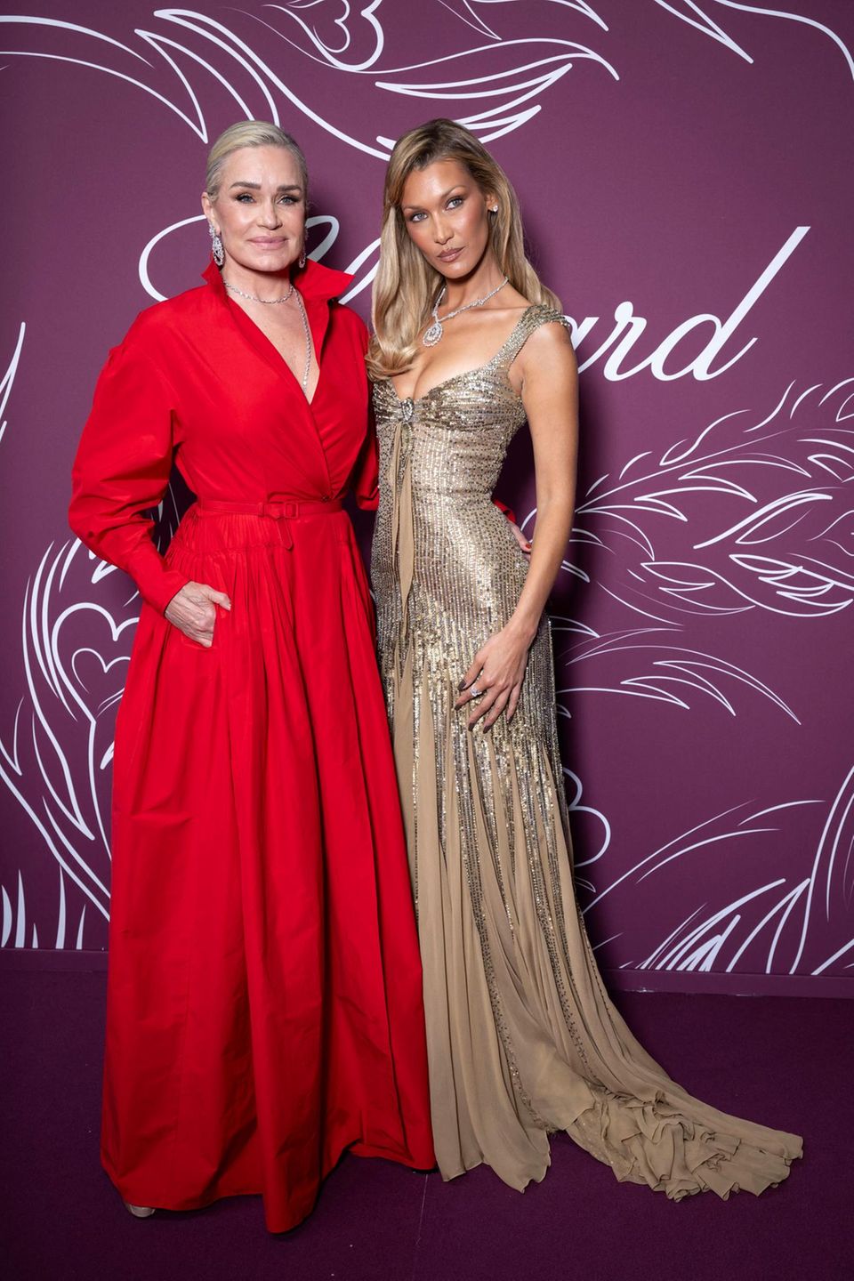 Bella Hadid: Wow-Auftritt mit Mama Yolanda in Cannes | GALA.de