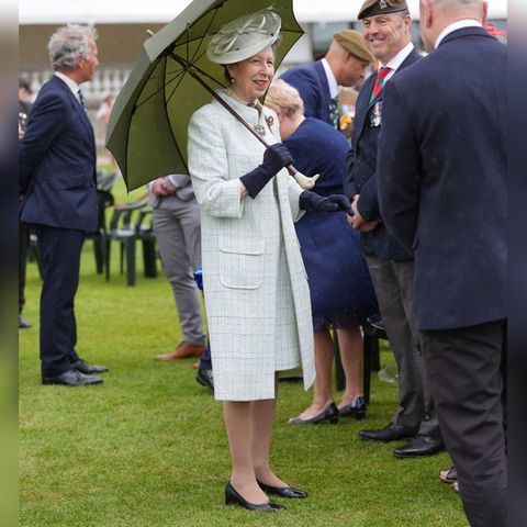 König Charles und Königin Camilla: USA-Reise endet mit Blockparty in ...