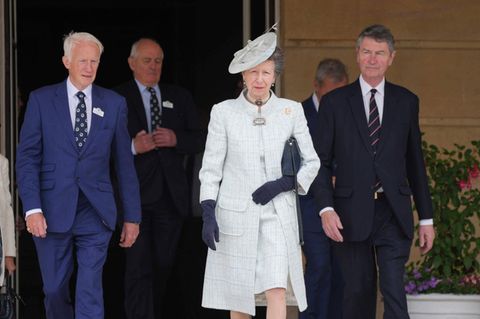 Neue Bilder zeigen: Prinzessin Anne wird der Queen immer ähnlicher ...