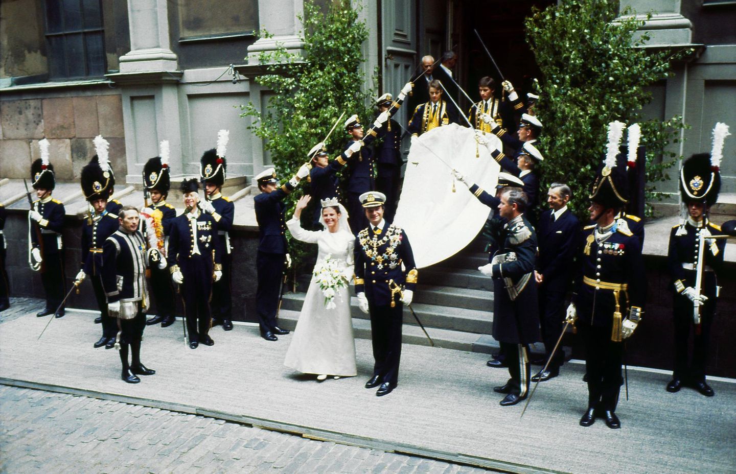Königin Silvia + König Carl Gustaf: Rückblick auf ihre Hochzeitsbilder ...
