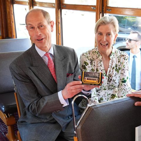 Prinz Edward und Herzogin Sophie: Mit der Trambahn durch Lissabon | GALA.de