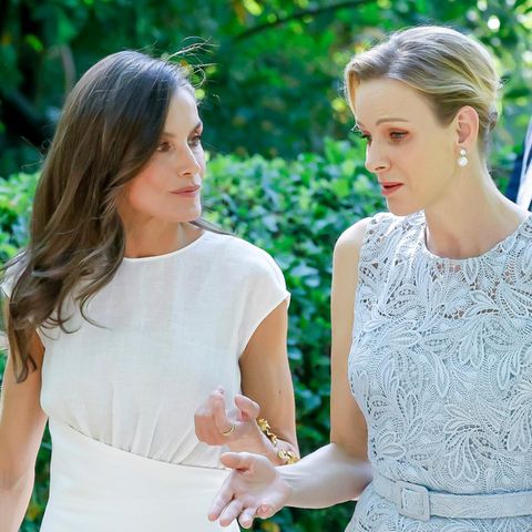 Fürstin Charlène: Knicks-Fauxpas bei Treffen mit Königin Letizia | GALA.de