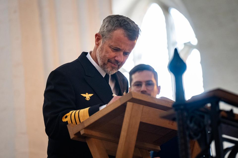 König Frederik + Königin Mary: Leinen los! Ihre Sommerkreuzfahrt in ...