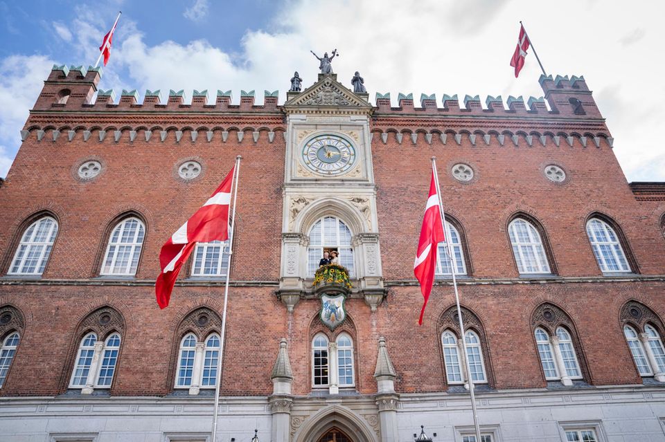 König Frederik + Königin Mary: Leinen los! Ihre Sommerkreuzfahrt in ...