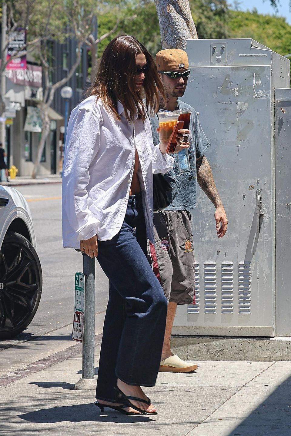 Hailey Bieber: Sie zeigt uns, wie wir unsere Flip-Flops diesen Sommer ...