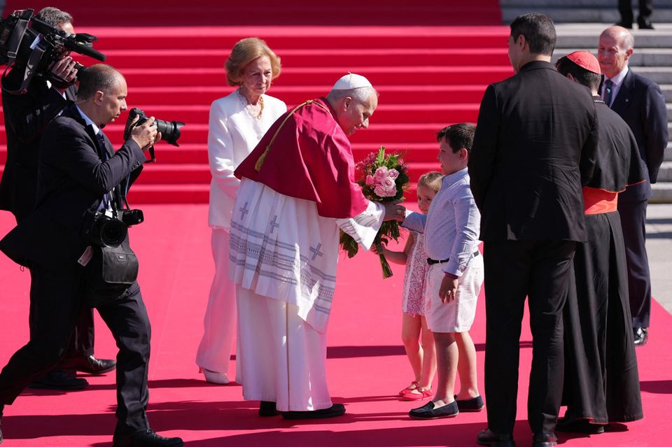 Königin Sofía: Sie begleitet Papst Leo XIV. zu wichtigem Gottesdienst ...