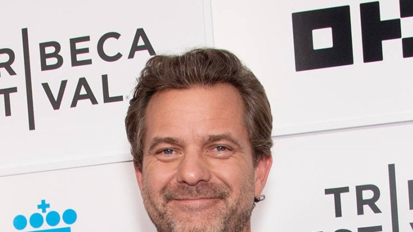 Joshua Jackson: Händchen haltend mit Model unterwegs | GALA.de