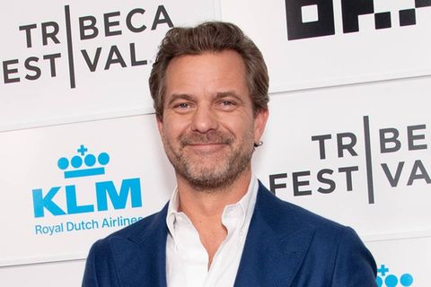 Joshua Jackson: Händchen haltend mit Model unterwegs | GALA.de
