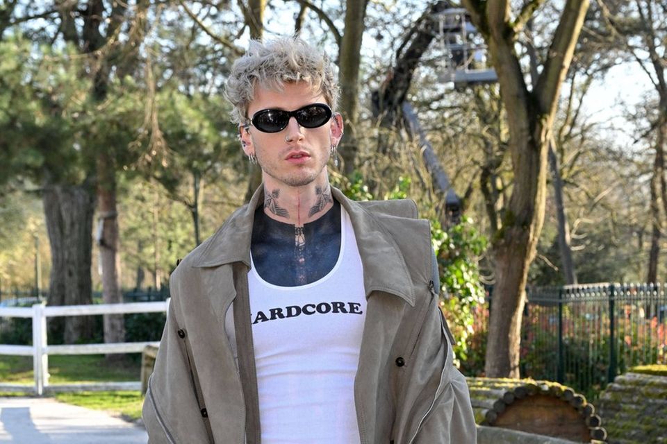 Machine Gun Kelly: Blackout-Tattoo mit heftigen Folgen | GALA.de