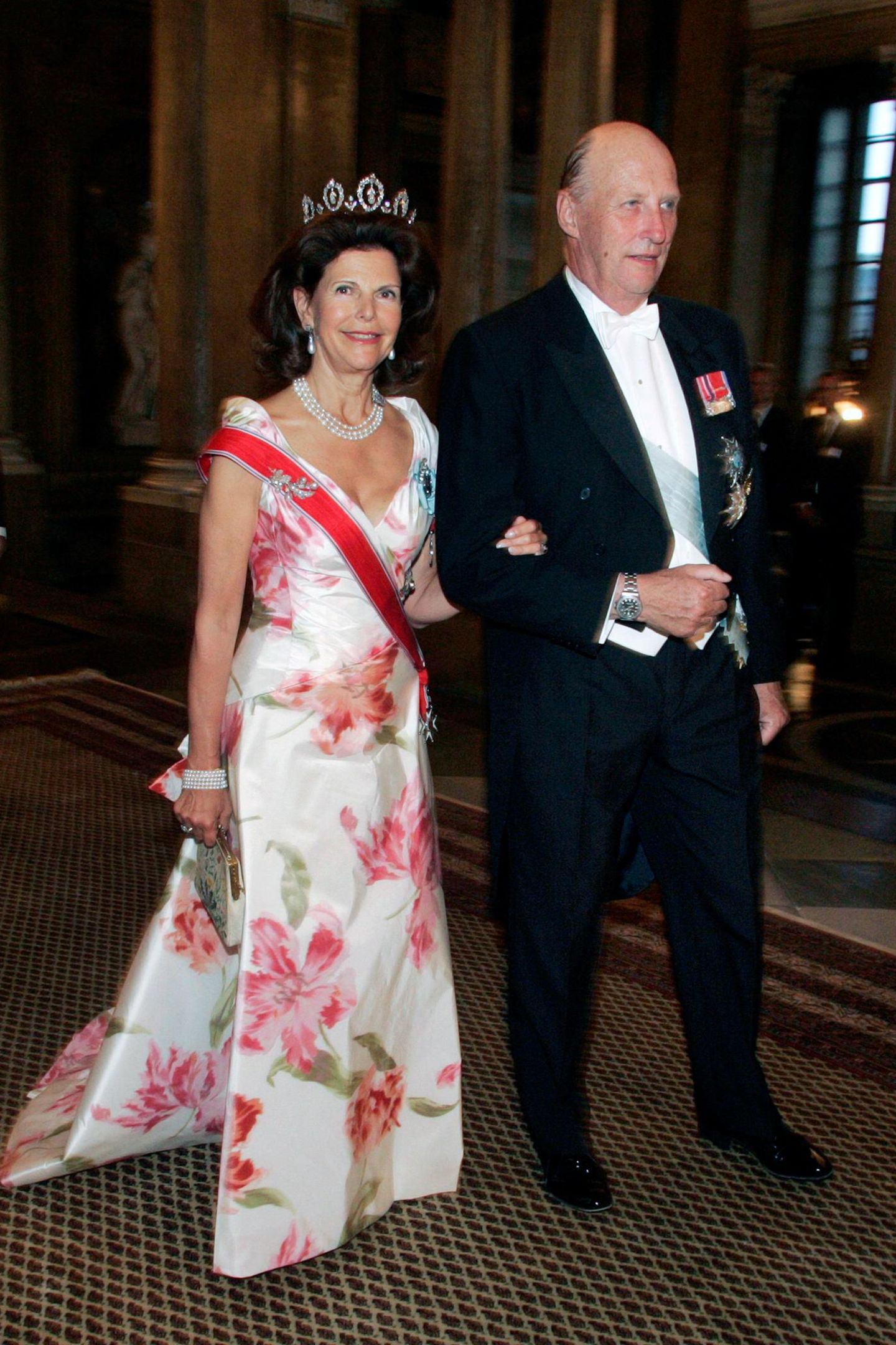 Prinzessin Madeleine trägt 20 Jahre altes Ballkleid von Königin Silvia ...